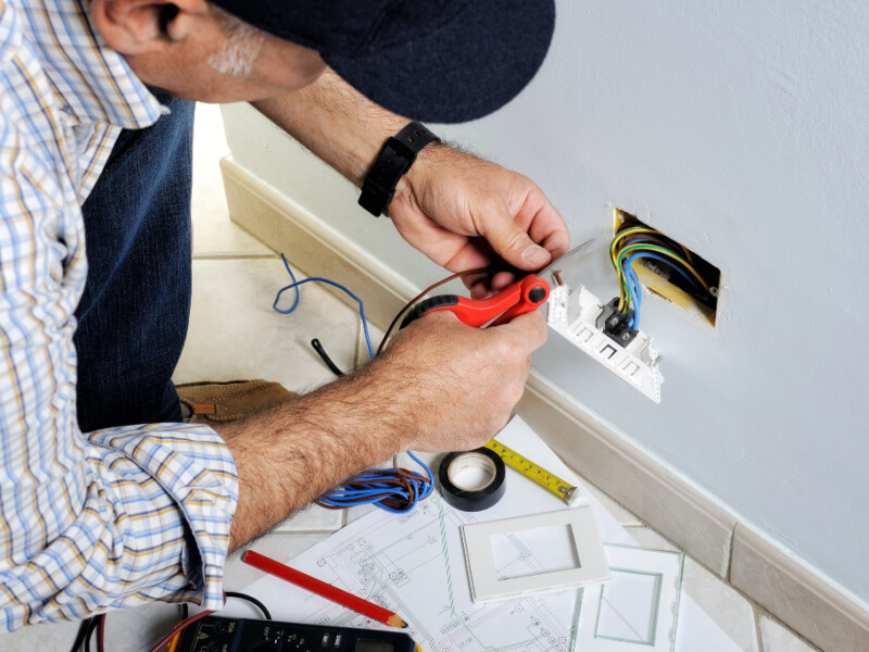 The Do's and Don'ts of DIY Electrical Repairs | Somerset Electrical